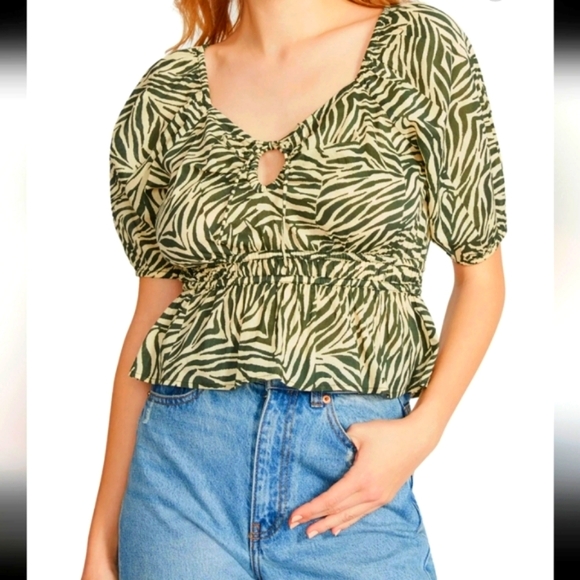 Steve Madden | Tops | New Steve Madden Flattering Peplum Top Puff ...
